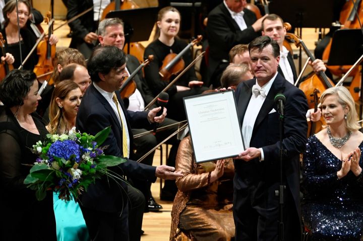 Lauter Abschied und "Auf Wiedersehen, Christian Thielemann!" - Musik in ...